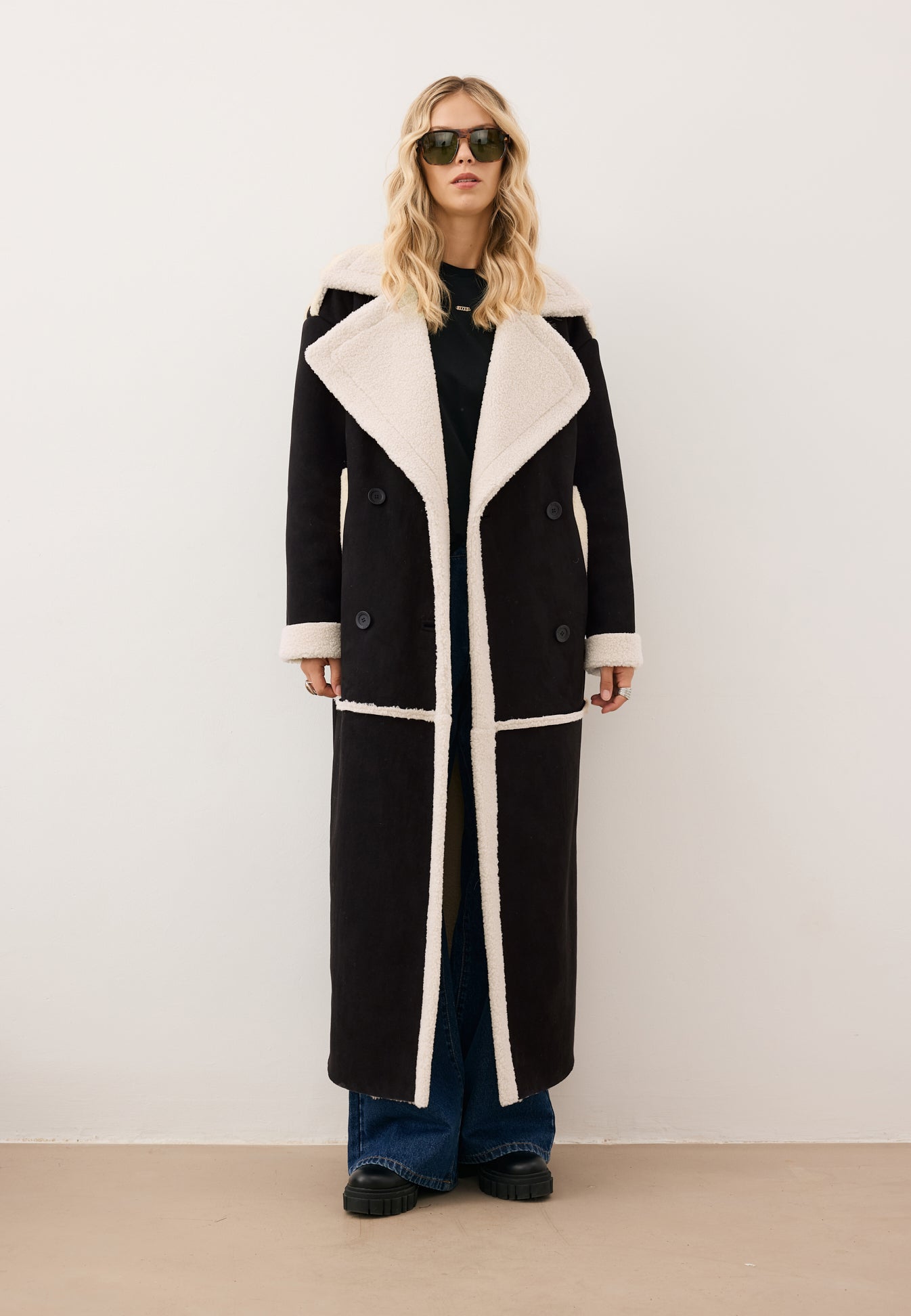Black MAFARA maxi shearling coat – Bizuu